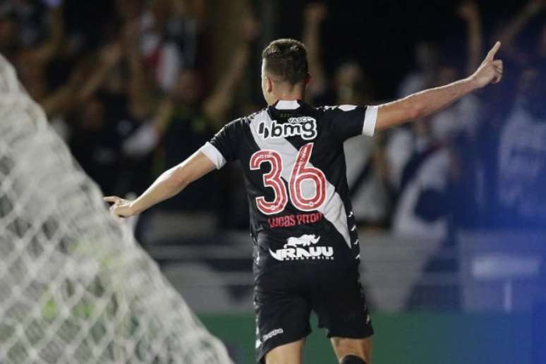 Lucas Piton destaca campanha do Vasco e projeta duelo com o Bahia