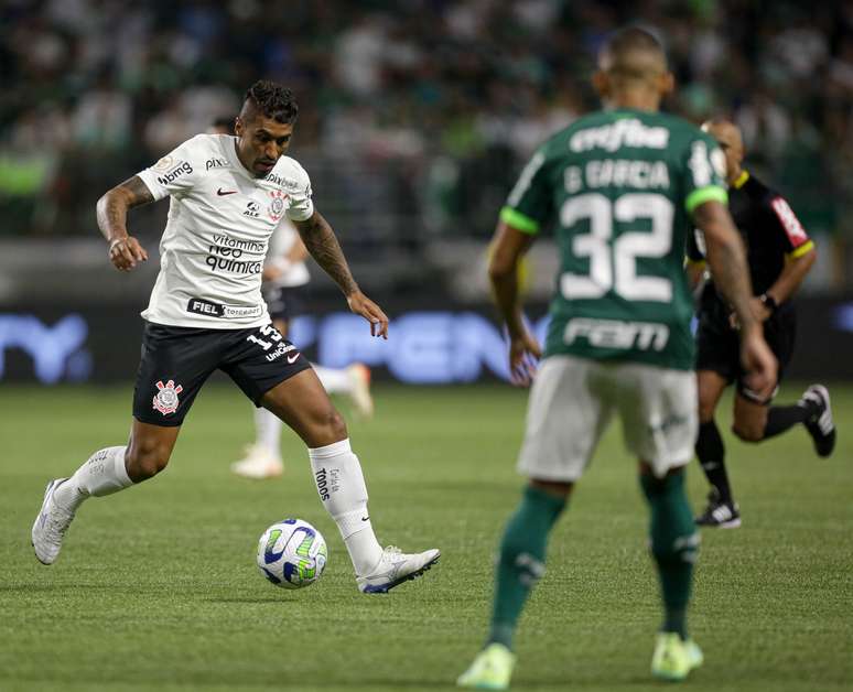 Paulinho passa por transformação e vira opção no ataque do Corinthians