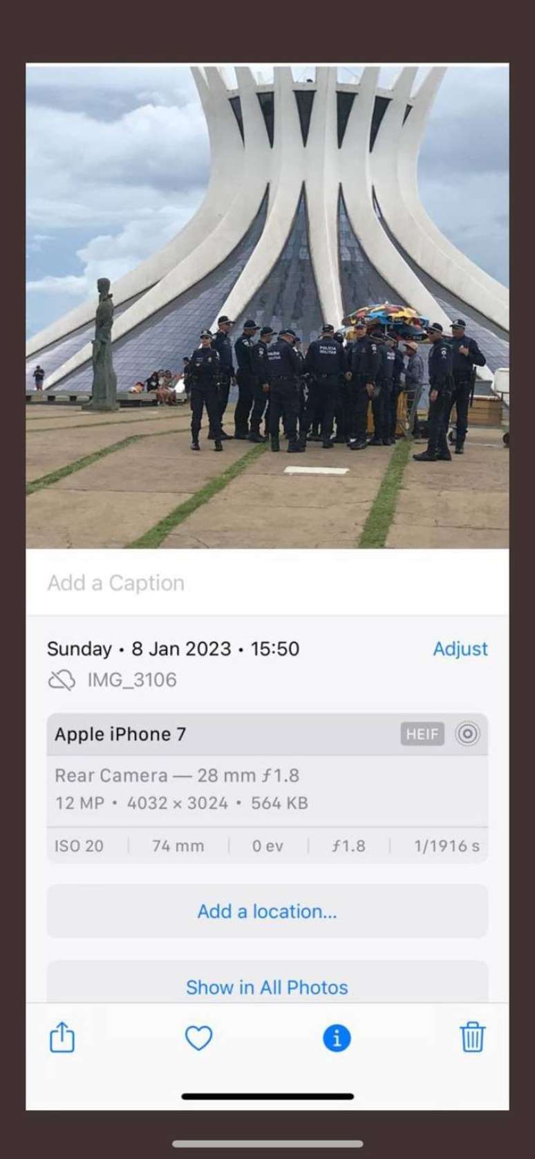 Relator da CPI do 8 de janeiro mente sobre PMs bebendo água de coco e diz que foto foi de manhã