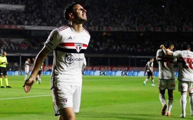 Calleri cresce em ranking importante na história do São Paulo no ...