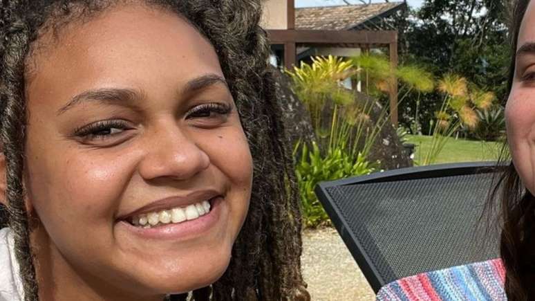 Ex-BBB Jessilane mostra foto raríssima com namorada e se declara: 'Obrigada por tanto'
