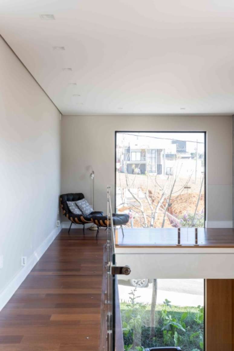 Casa de 502 m² ganha arquitetura clean e atemporal