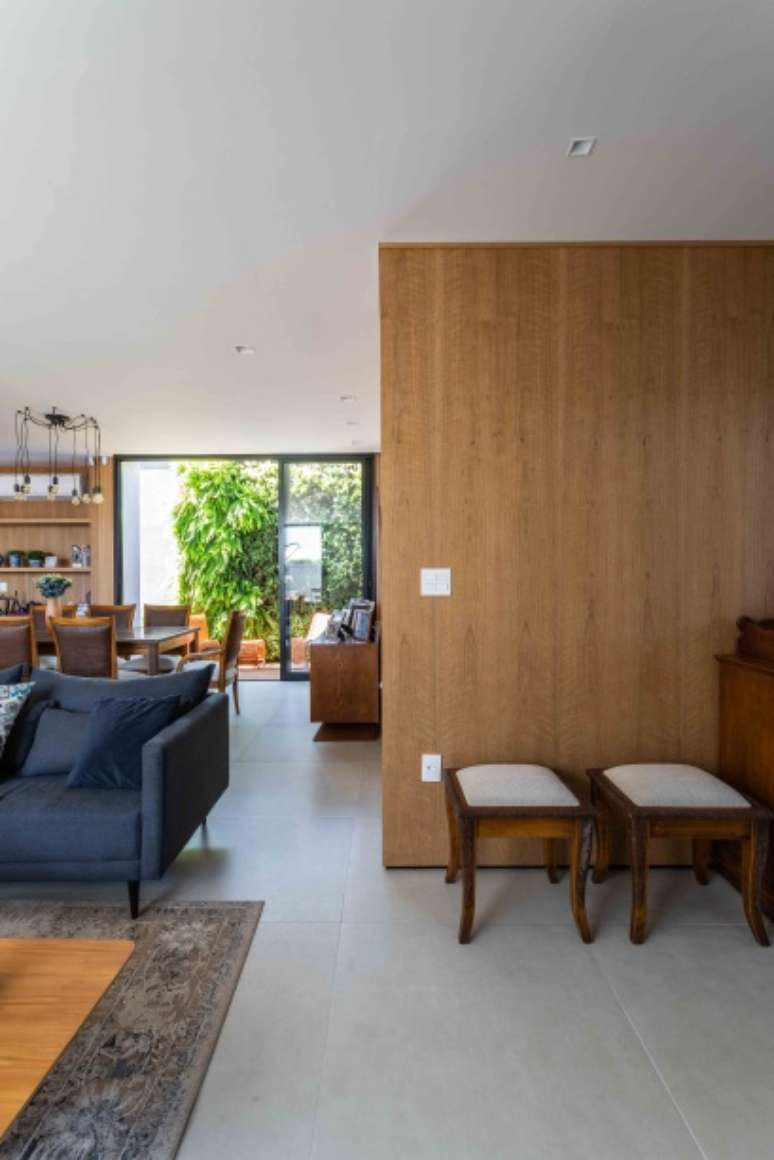 Casa de 502 m² ganha arquitetura clean e atemporal