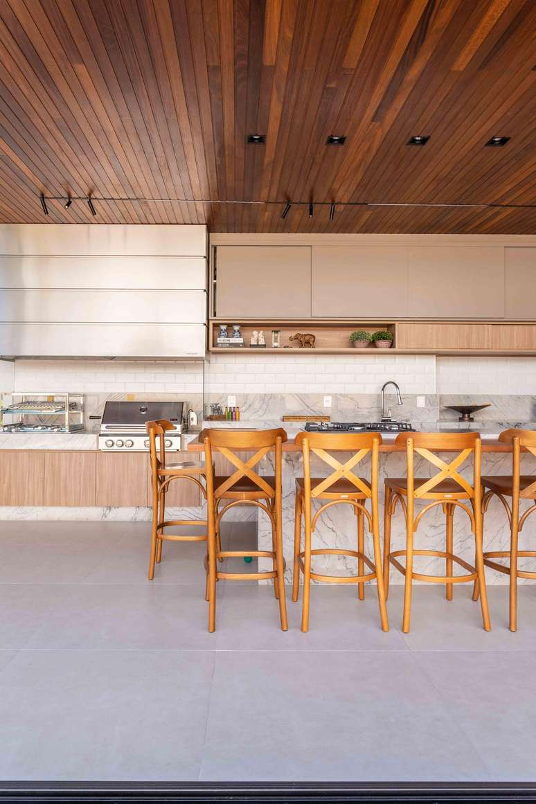 Casa de 502 m² ganha arquitetura clean e atemporal