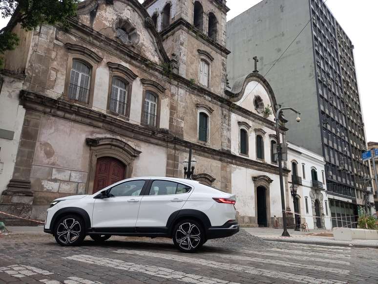 Avaliação: Fiat Fastback Impetus tem melhor custo-benefício