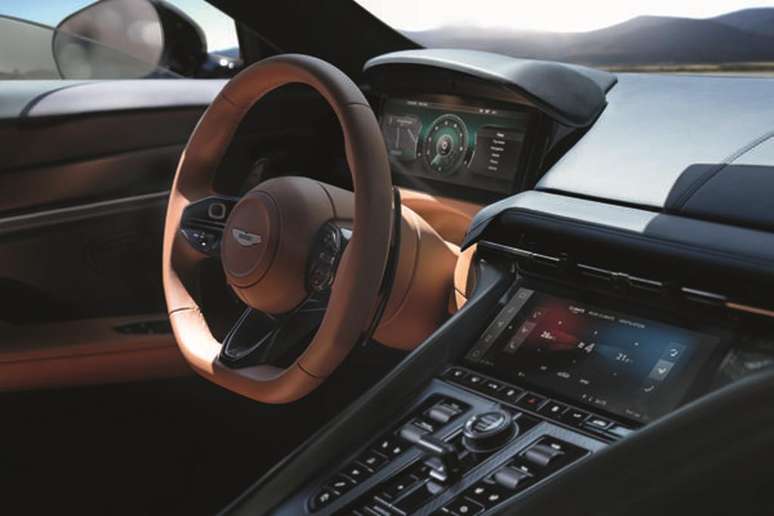 Aston Martin apresenta o DB12, primeiro Super Turismo do mundo