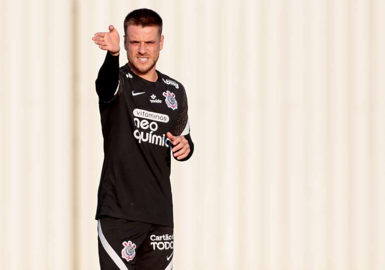 Ramiro aciona Justiça para cobrar dívida com o Corinthians