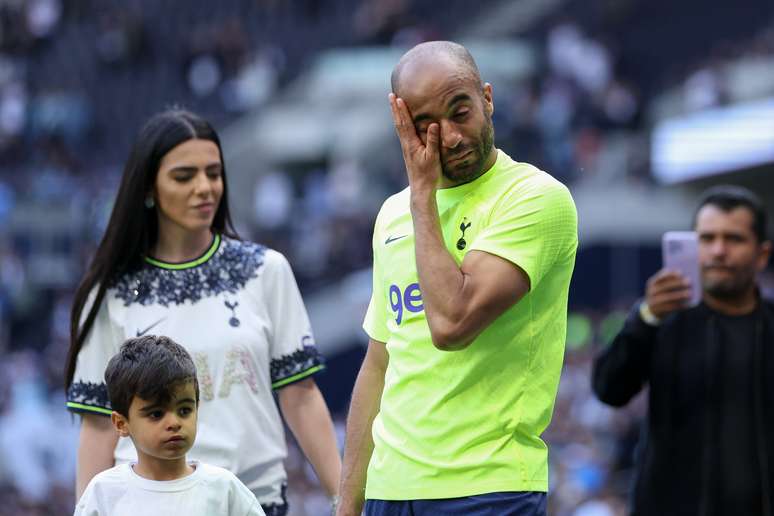 Lucas Moura não descarta jogar pelo São Paulo