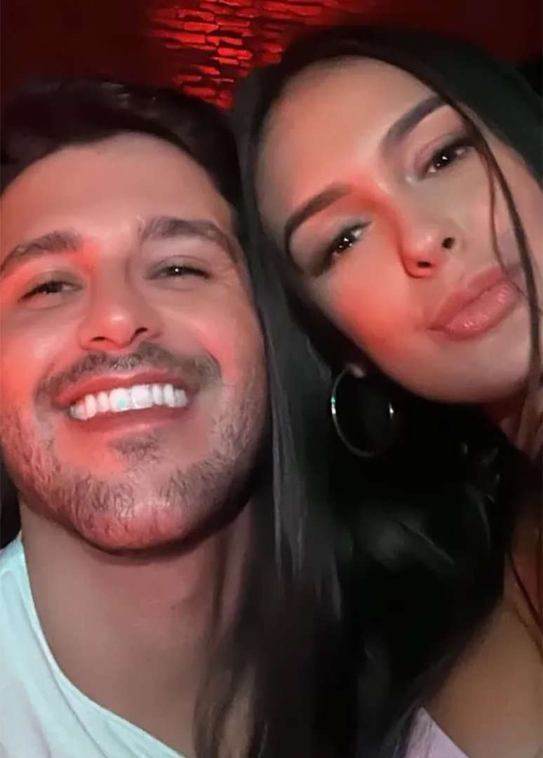 Larissa Santos e Rodrigo Mussi explicam beijo: "O que vocês viram"