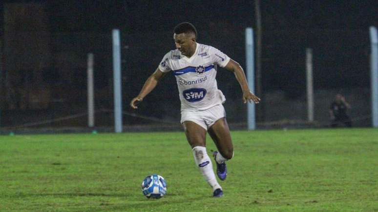 Eron celebra destaque pelo Caxias na Série D do Brasileirão: 'muito feliz'