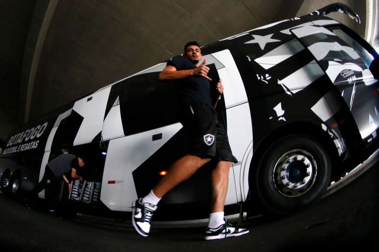 Com Danilo Barbosa e Matias Segovia, Botafogo divulga os relacionados ...
