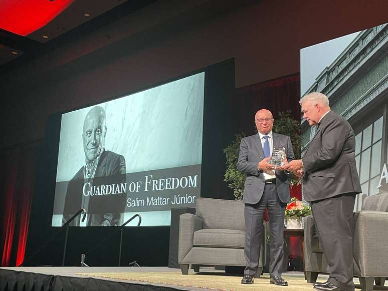 Salim Mattar, da Localiza, ganha prêmio de 'guardião da liberdade' de ...