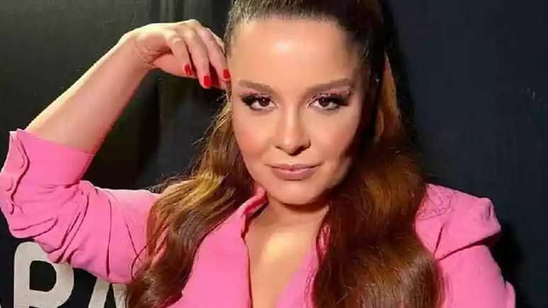 Após surgir em clima de romance, Maiara entrega detalhes da vida amorosa