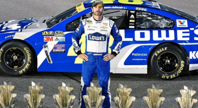 Piloto da Nascar cancela corrida após assassinato dos sogros e sobrinho