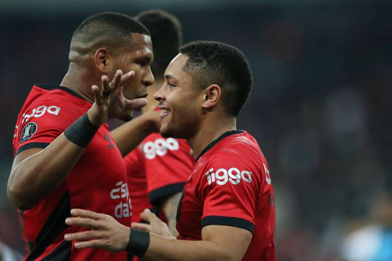 Matheus Felipe celebra campanha do Athletico na Libertadores e exalta ...