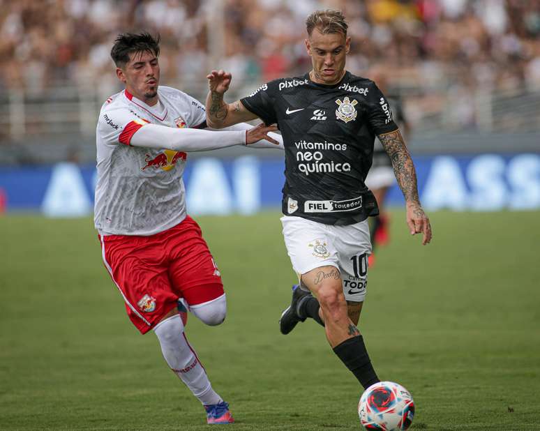 Corinthians e Red Bull Bragantino se enfrentam pelo Brasileirão em ...
