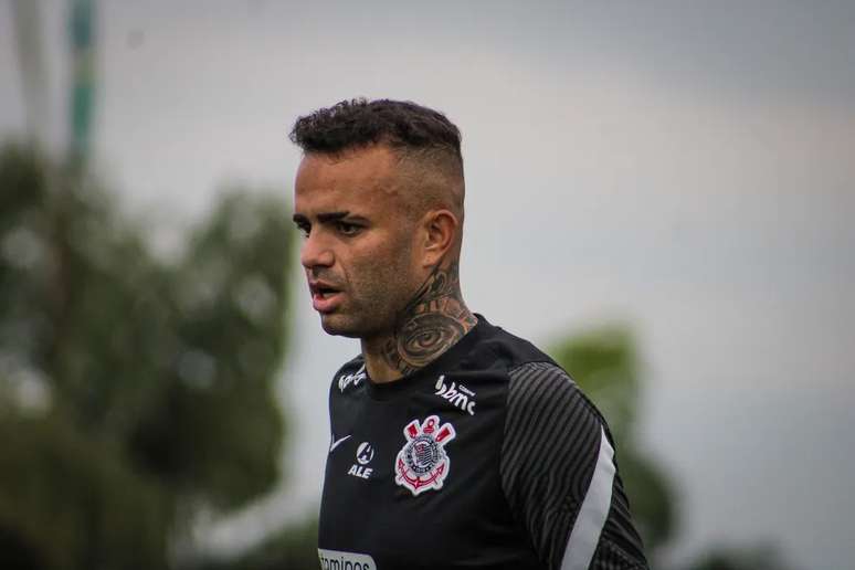 Luan, do Corinthians, é agredido por membros de organizada em um motel