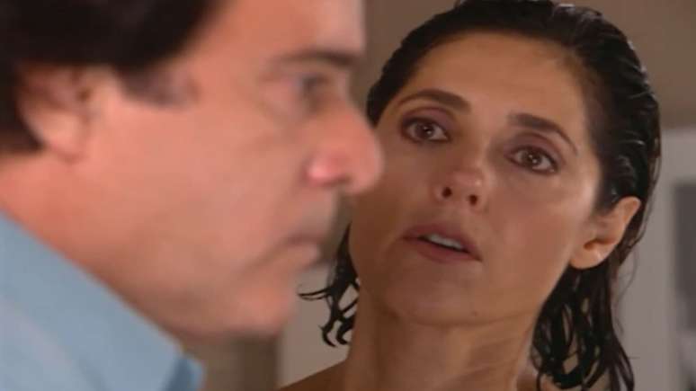 Helena surta ao ser confrontada por Téo e toma decisão radical em 'Mulheres Apaixonadas'