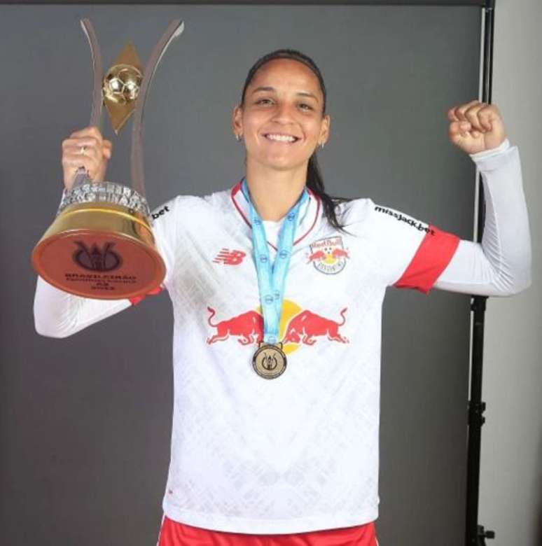 Letícia Teles comemora primeiro título pelo Red Bull Bragantino