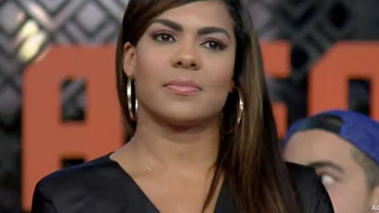 Tays Reis radicaliza o visual e surpreende o público: 'Bem mais bonita ...