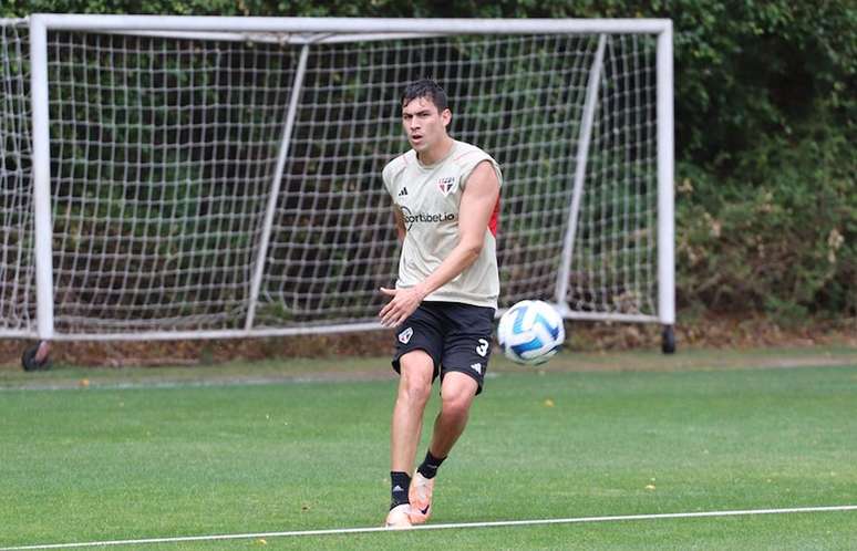 Ferraresi diz que logo estará voltando a jogar pelo São Paulo