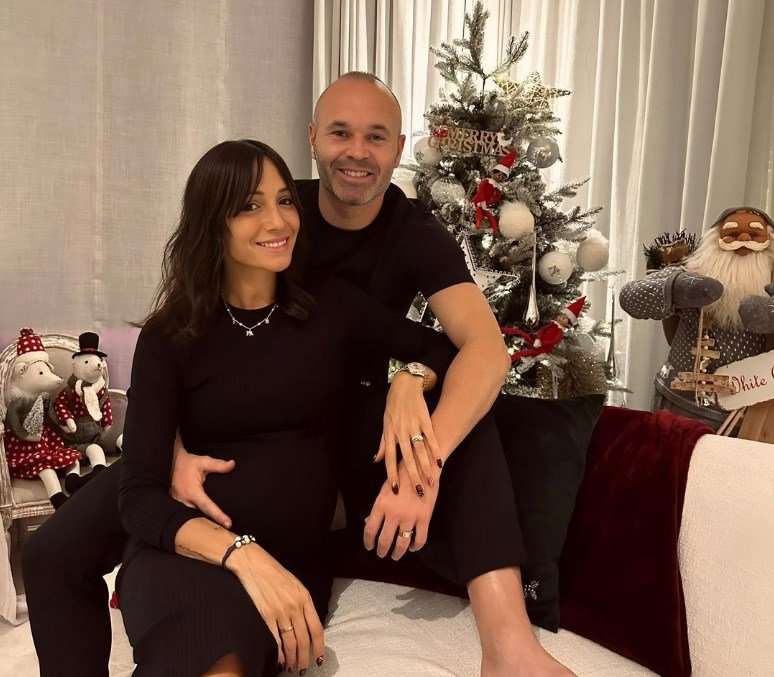 Clube dos Emirados Árabes anuncia contratação de Iniesta