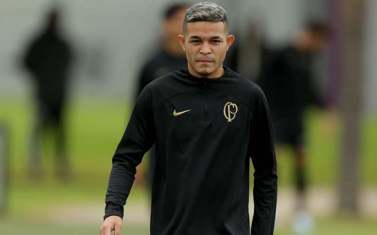 Corinthians não pretende ir ao mercado para repor a saída de Adson