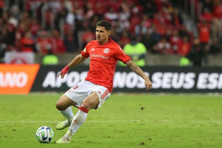 Inter segue negociando compra de Rômulo