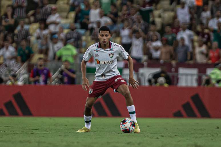 Alexsander vibra com retorno aos gramados pelo Fluminense: "Estava com ...
