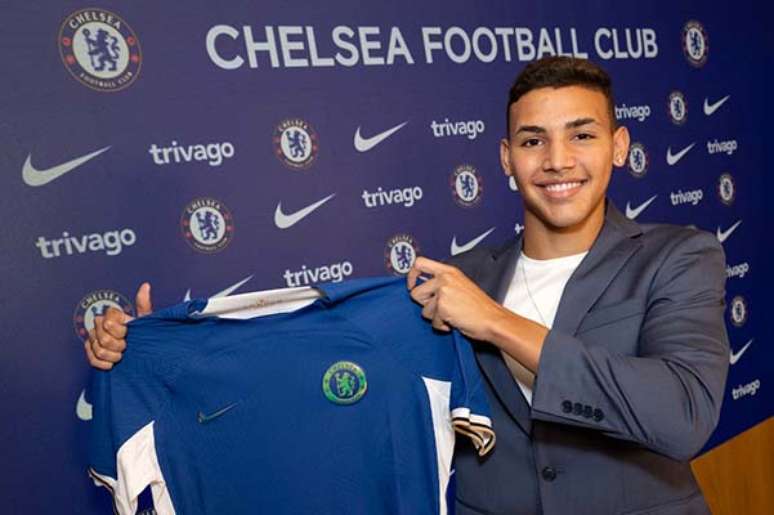 Chelsea anuncia a contratação de Deivid Washington, ex-Santos