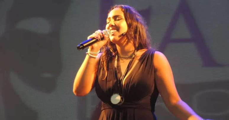 Gabi Ribeiro deseja feat com Djavan e conta sobre sua carreira e 1º EP