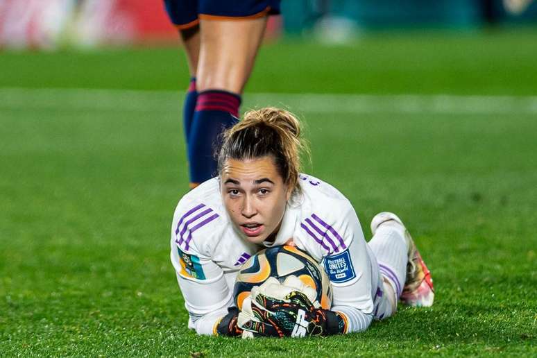 'É decepcionante que te parem para perguntar sobre o beijo e não para ...