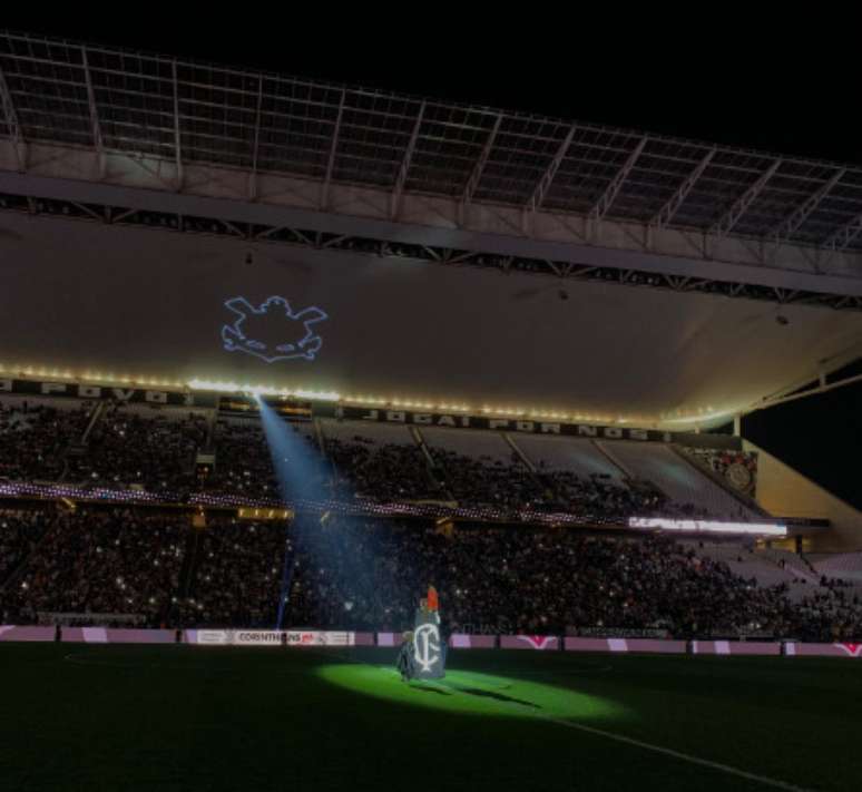 Corinthians homenageia Rincón e Gilmar Fubá antes de amistoso contra ...