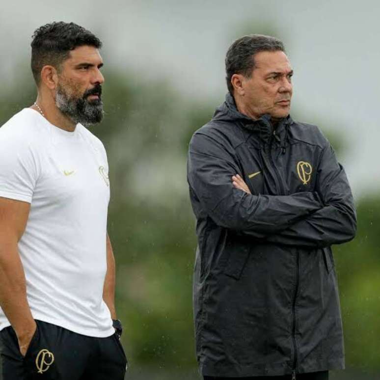 Chance de Renato Augusto não jogar é real e evidencia situação: Luxa x ...