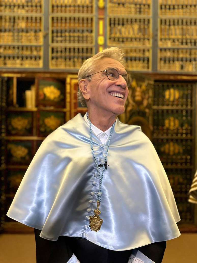 Caetano Veloso recebe título 'doutor honoris causa' em universidade na ...