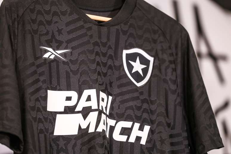 Botafogo apresenta novo segundo uniforme e define data de estreia; veja ...