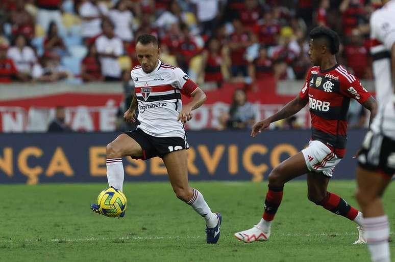 Rafinha freia empolgação do São Paulo após vitória no primeiro jogo da ...