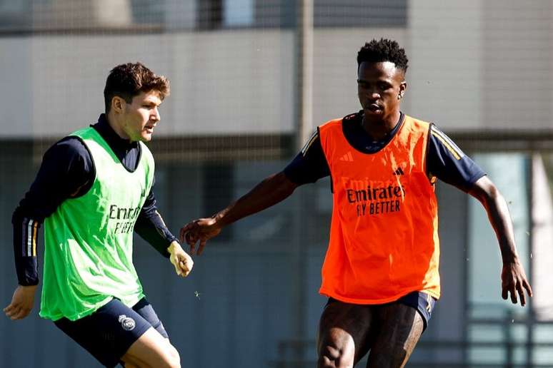 Vini Jr. retorna aos treinos dias antes do clássico entre Real Madrid e ...