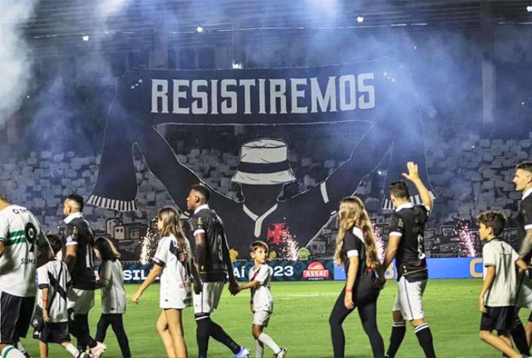 'Noite fantástica': Festa dos vascaínos em São Januário repercute nas redes