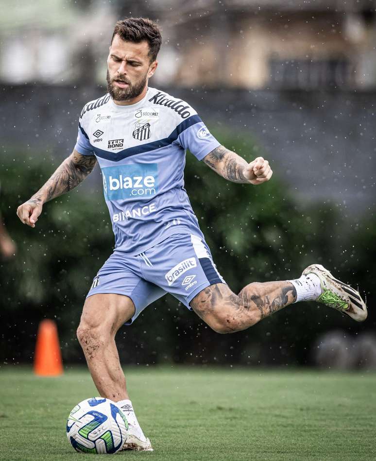 Lucas Lima aparece como 5º melhor cruzador do Brasileirão