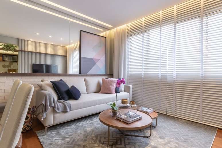 Apê de 53m² tem soluções pensadas para 3ª idade e quarto para netinha