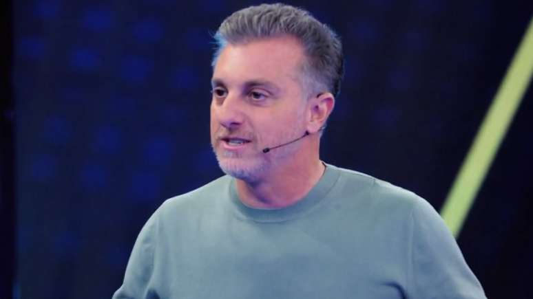 Em estreia de quadro, Luciano Huck surpreende participante com atitude ...