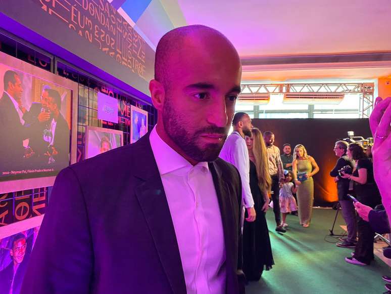 Lucas se diz otimista e cita conversas avançadas por renovação com o ...