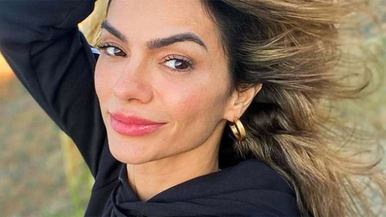 Aos 40, Kelly Key rouba a cena ao exibir corpo delineado e bronzeado em ...