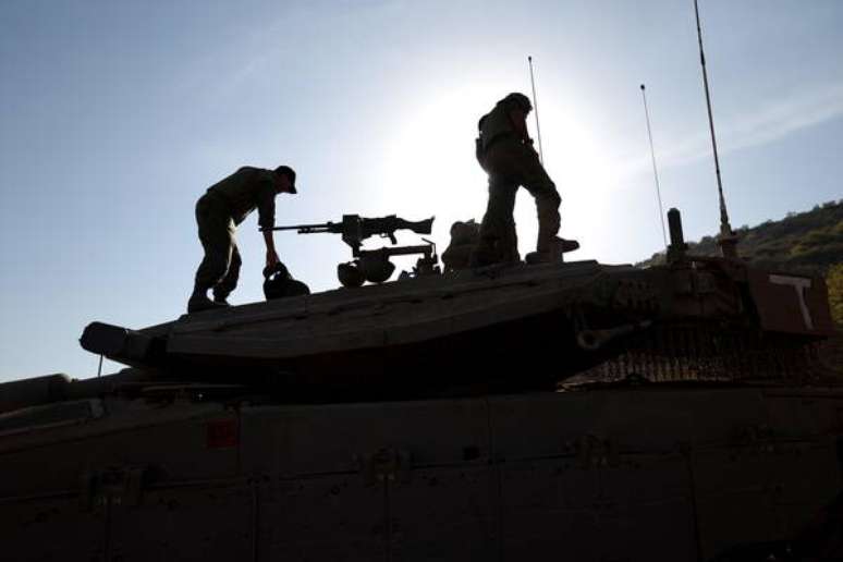 Reféns mortos por engano em Gaza tinham bandeira branca, aponta ...