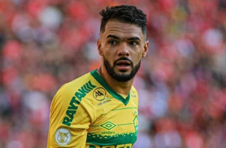 Corinthians, enfim, fecha com Raniele, o primeiro reforço da nova gestão