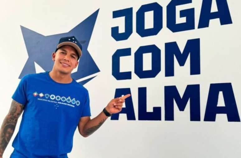 Cruzeiro oficializa o retorno de Lucas Romero: 'Joga com a alma'
