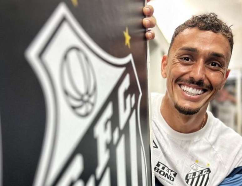 Santos apresenta Diego Pituca