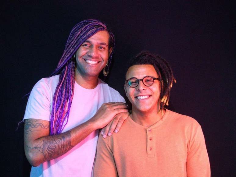 Livro de pesquisadores negros debate não-monogamia e relacionamento afrocentrado