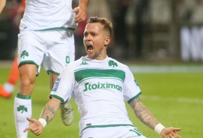 Felipão revela conversa com Bernard e conta com jogador no Atlético-MG